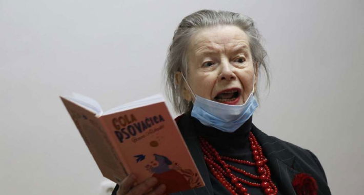 Predstavljena knjiga poezije "Gola psovačica" Bisere Alikadić