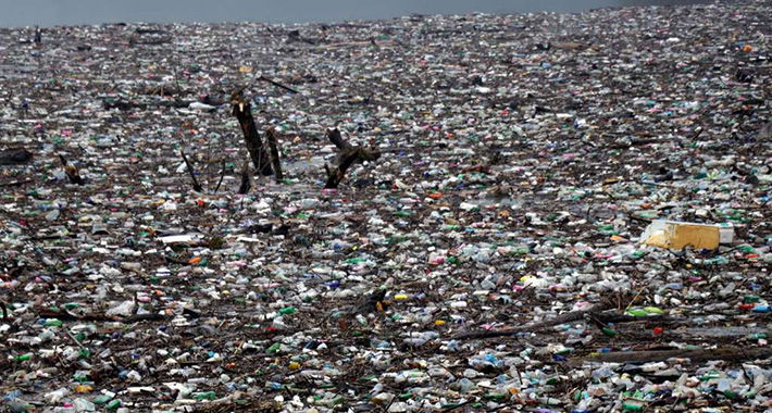 Politika nulte stope tolerancije na Covid napravila planine plastičnog ...