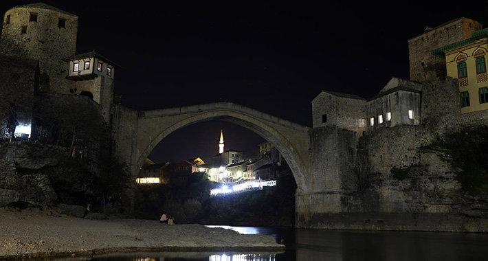 Da današnji dan prije 18 godina otvoren je obnovljeni Stari most