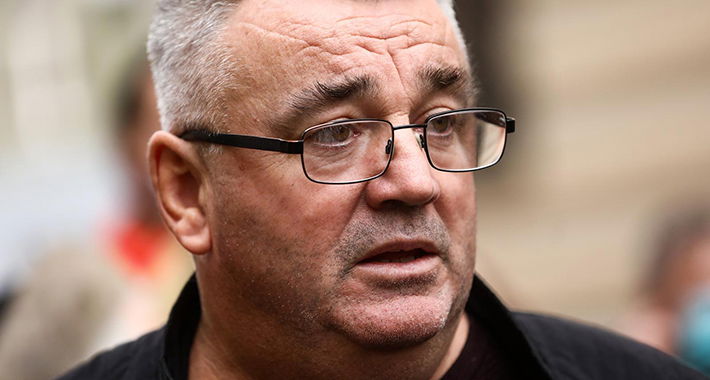 Dženan mi je u snu rekao: "Jara, zašto ti je prljava avlija, zašto ne počistiš". Čistim ...