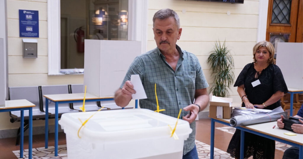Izlaznost glasača na referendum u Općini Stari Grad do 11.00 sati manja ...