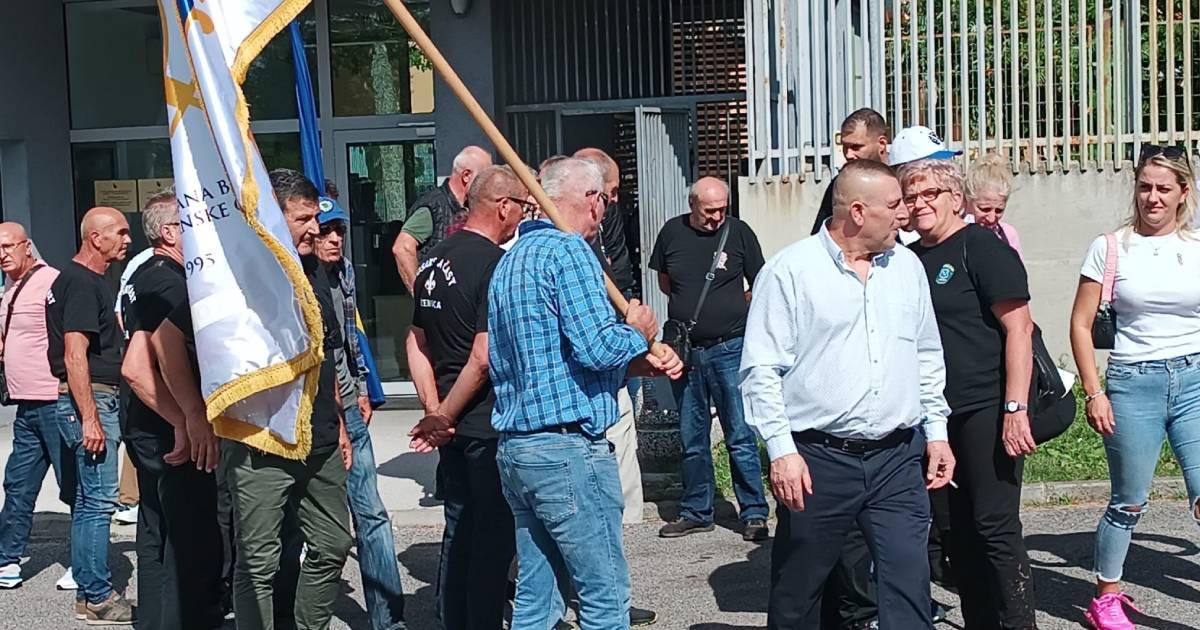 Bivšem pripadniku Armije BiH Almiru Sarajliću smanjena kazna za zločin ...