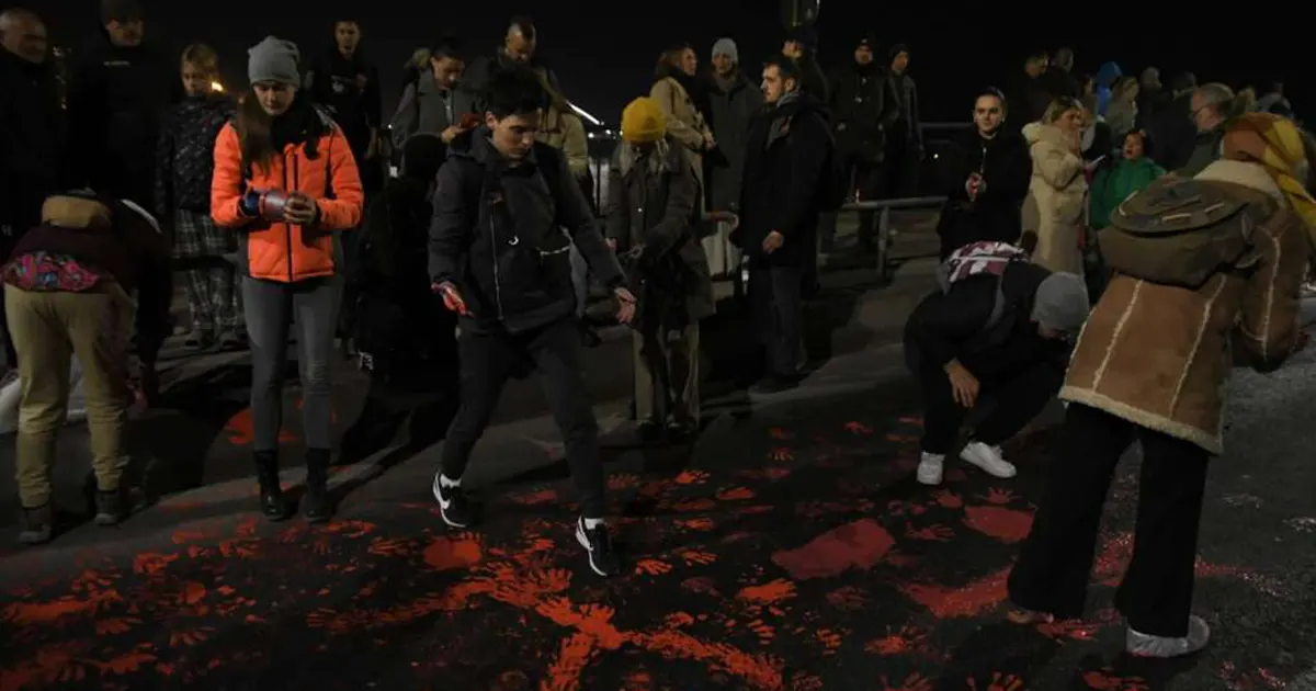 Novi protest u Novom Sadu, blokiran Varadinski most po kojem ostavljaju ...