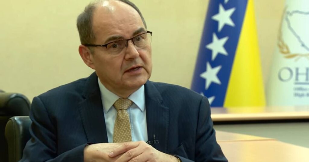 Schmidt: Nisam Lajčak i ne povlačim odluke, zahtjeve riješite u Parlamentu