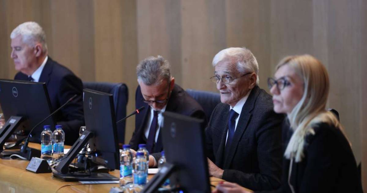 Na dnevnom redu povrat PDV-a na prvi stan, plate političara, ministara ...