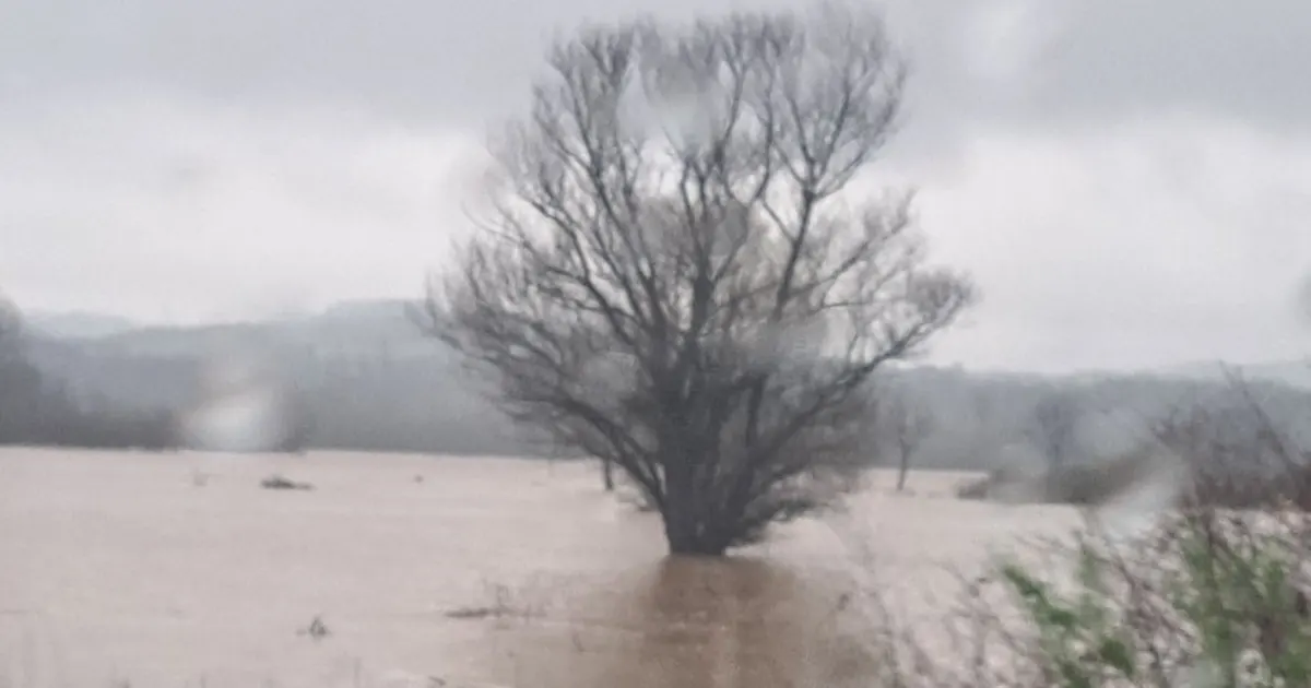 Poplave širom BiH, u nekim dijelovima kritično. Zatvoreni mostovi i ...