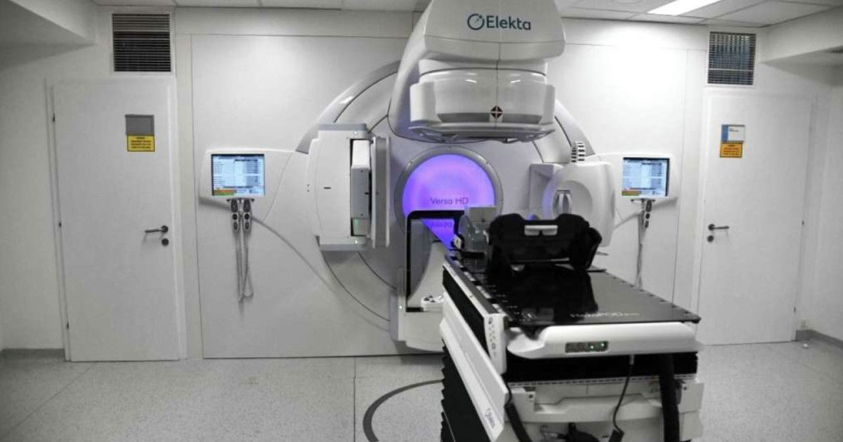 Novi linearni akcelerator konačno pušten u rad na UKC Tuzla, čekalo ga je više od 1.400 pacijenata