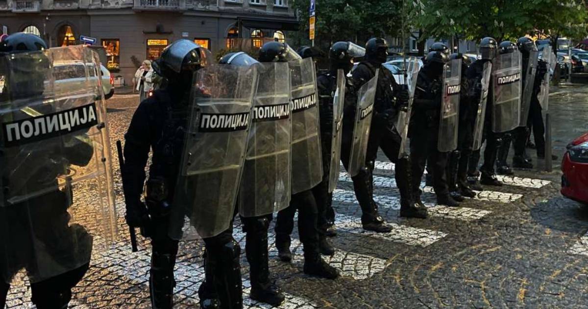 Policija deblokirala RTV u Novom Sadu, RTS i dalje blokiran