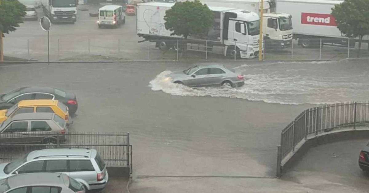 Snažno nevrijeme pogodilo bh. grad, ulice pod vodom