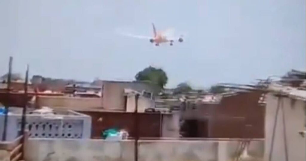 Uznemirujuće: Objavljen snimak pada aviona u Indiji