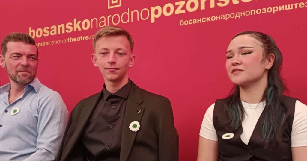 Premijera predstave "Tražeći Esmira" u Zenici i Kaknju: Sjećanje na ...
