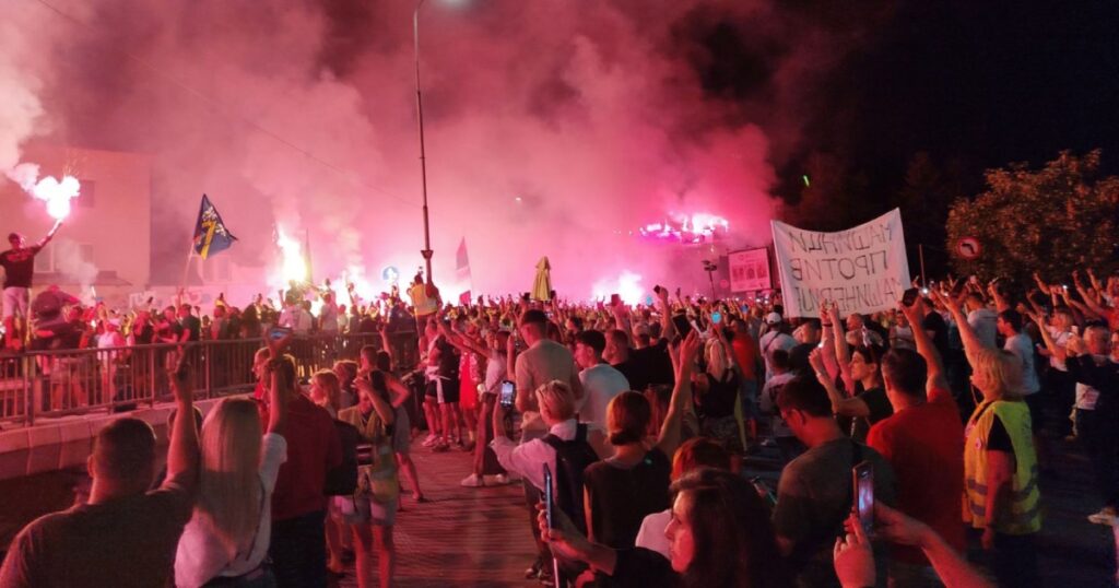 Vučićev režim nakon masovnih protesta pustio 7 uhapšenih aktivista iz Užica