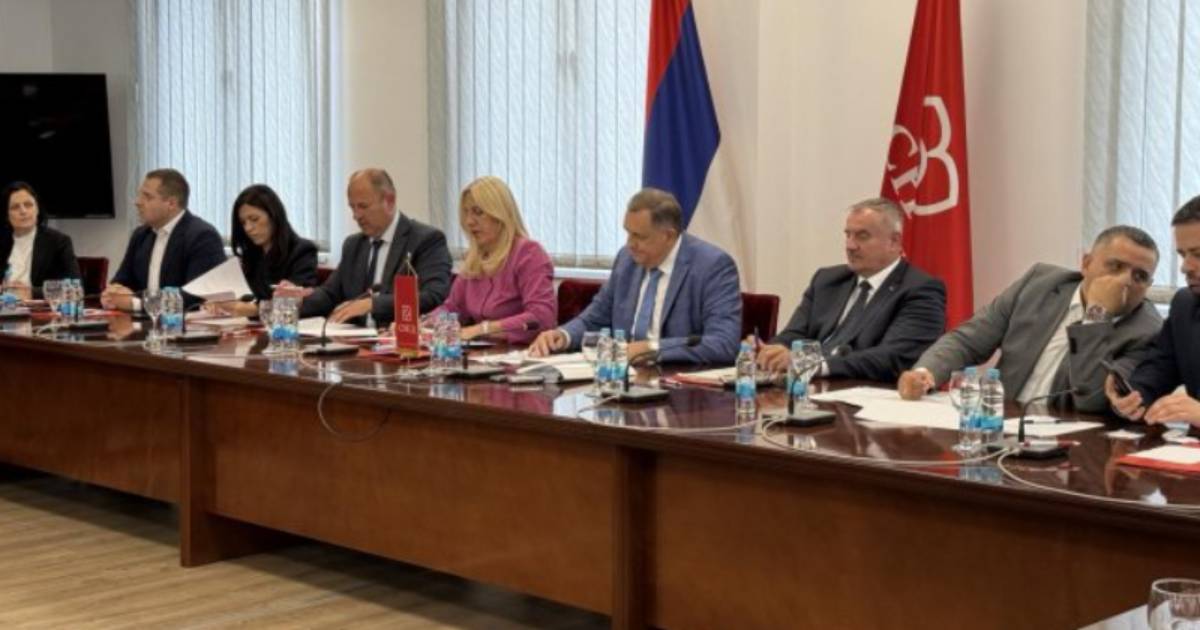 Šta nakon odluke CIK-a: SNSD, uz prijeteće poruke, iza kulisa ipak priprema svog kandidata za ...