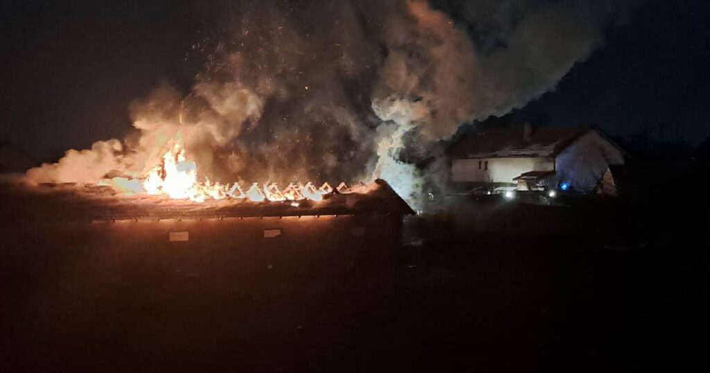Veliki požar u BiH, gori farma