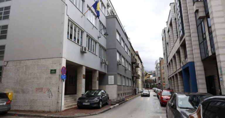 CIK ovjerio prijave 75 političkih stranaka i četiri nezavisna kandidata